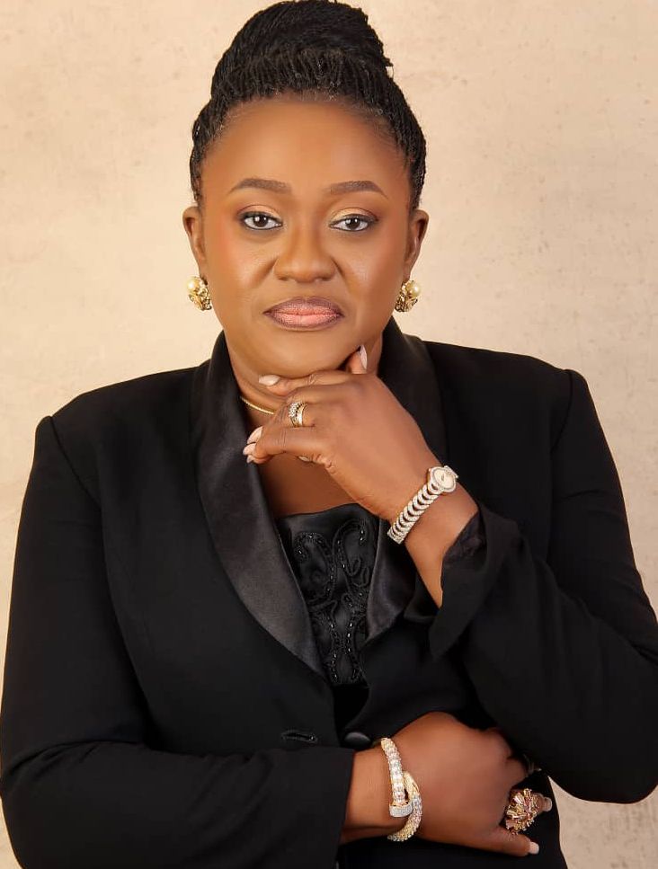 OKEY OHAGBA WELCOMES NEW WIGS TO THE BAR WITH A MESSAGE OF HOPE ...